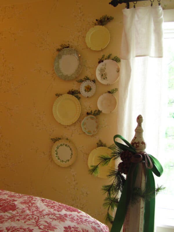 10 Pretty Display Ideas to Turn Your Dishware into Decor - Lora ...