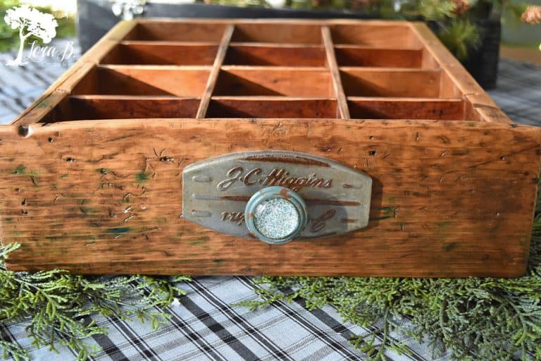 Brilliant Ways to Decorate with Divided Crates - Lora Bloomquist~Create ...