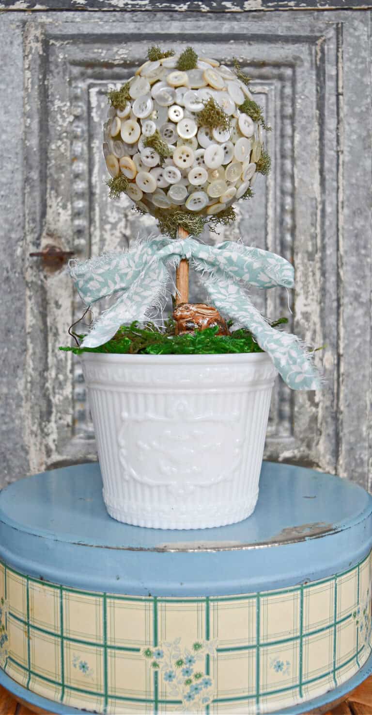 5+ Easy Ways to Use Vintage Buttons for DIY & Decor - Lora Bloomquist ...