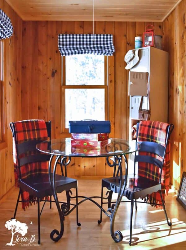 Decorating a Northwoods Cabin with Vintage Camp Style - Lora Bloomquist ...