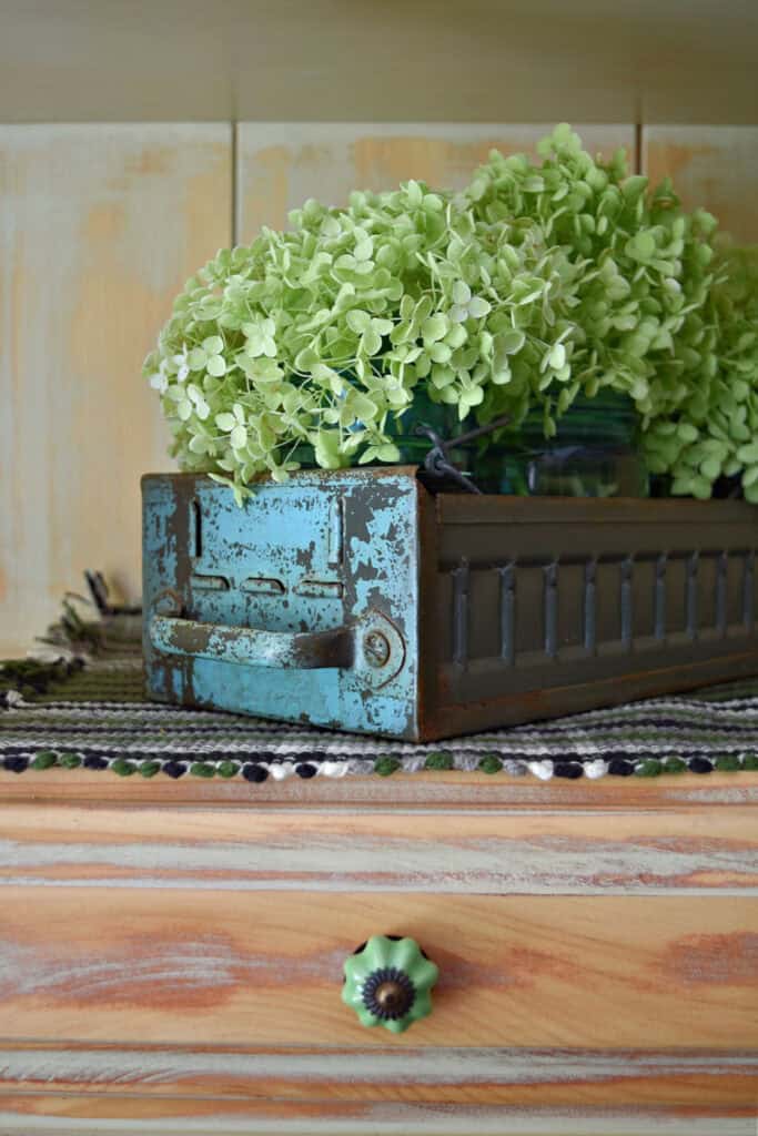 3 Expert Tips for Decorating with Chippy Painted Pieces - Lora ...