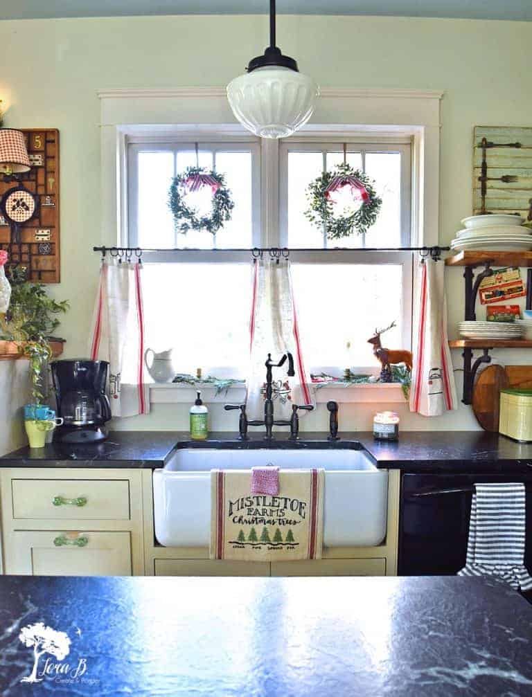 A Christmas Kitchen with Vintage Nostalgia - Lora Bloomquist~Create ...