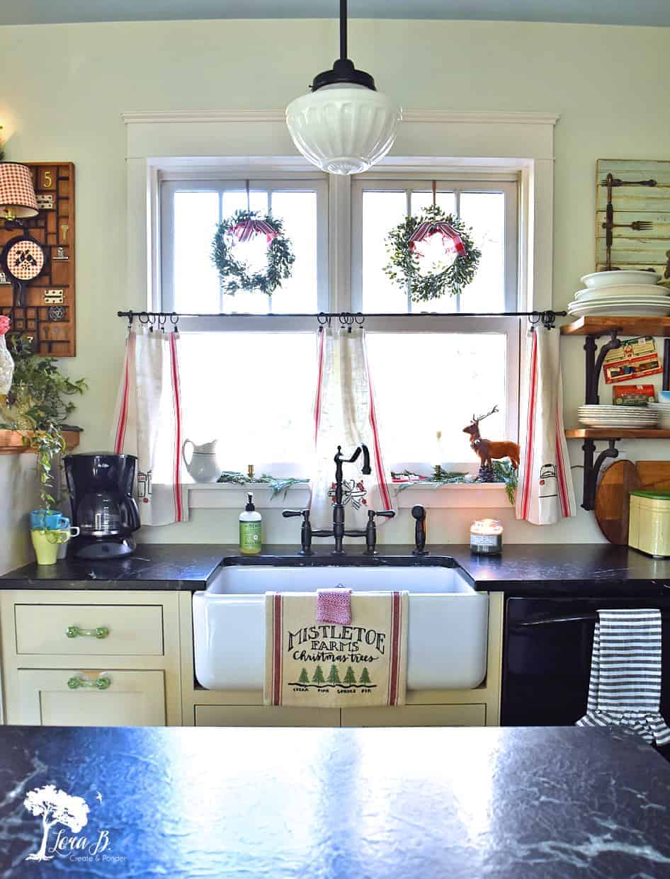 A Christmas Kitchen with Vintage Nostalgia - Lora Bloomquist~Create ...