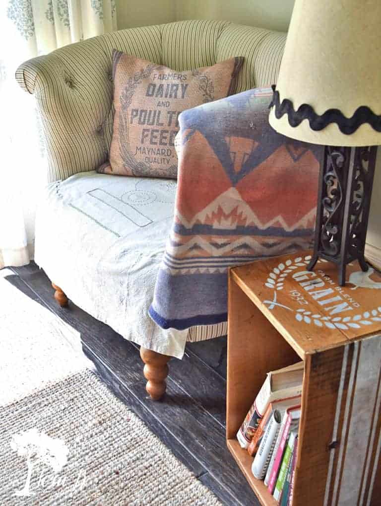 9 Must-Haves for Creating a Cozy Sitting Area in the Kitchen - Lora ...