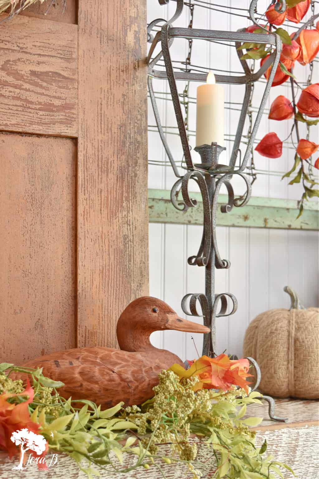 21 Creative Ideas for Decorating with Candlesticks and Candleholders ...