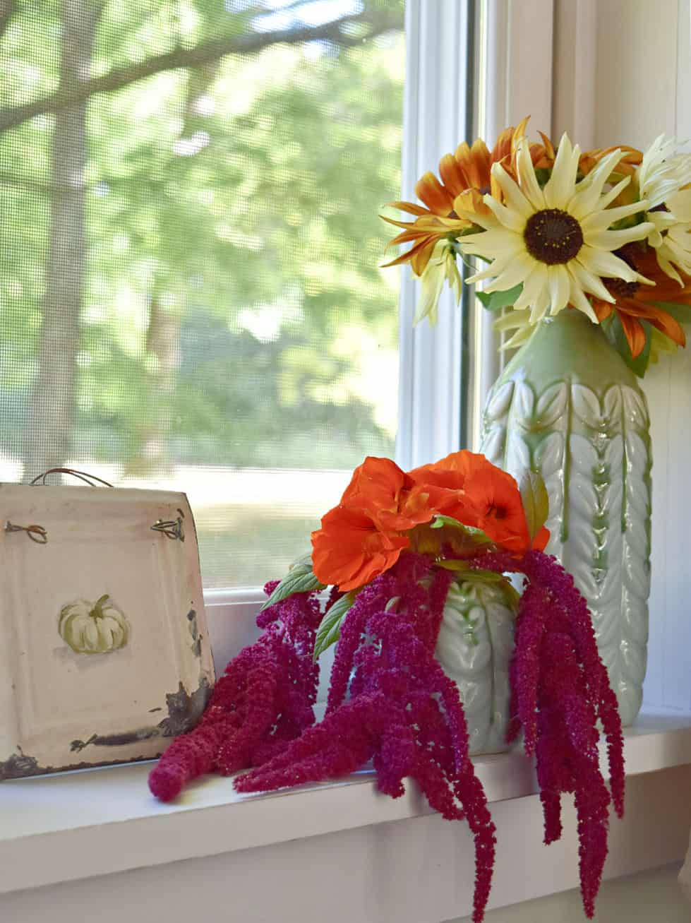 Cozy Fall Home Tour with Vintage Farmhouse Style - Lora Bloomquist ...