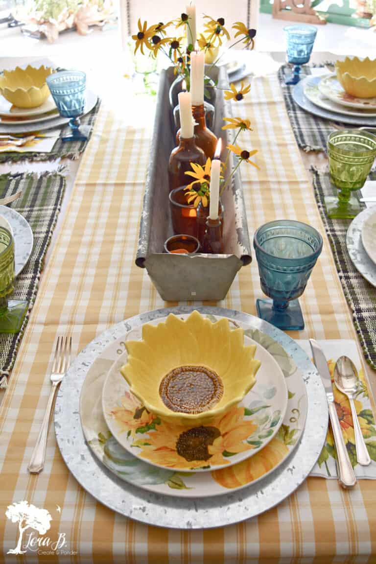 21 Creative Ideas for Decorating with Candlesticks and Candleholders ...