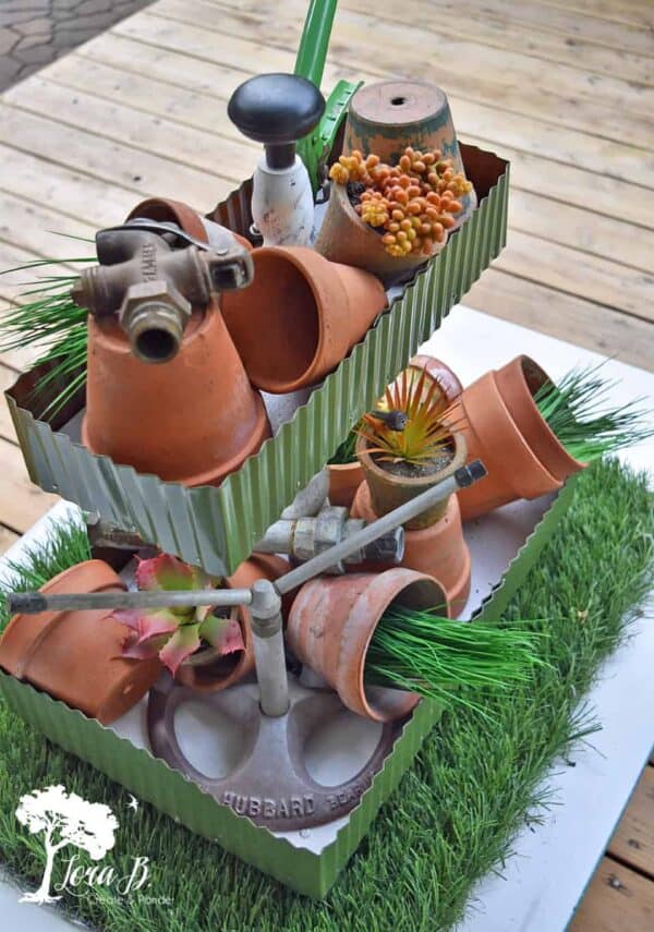 10 Easy Ways to Decorate with Vintage Garden Tools - Lora Bloomquist ...