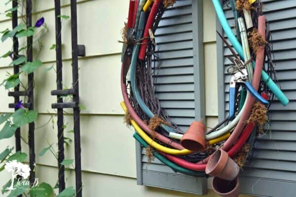 10 Easy Ways to Decorate with Vintage Garden Tools - Lora Bloomquist ...