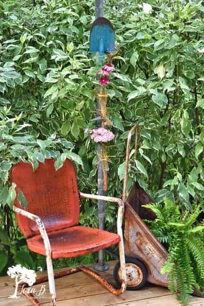 10 Easy Ways to Decorate with Vintage Garden Tools - Lora Bloomquist ...