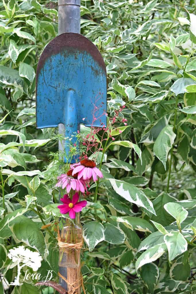 16 Vintage Repurposed Junk Projects with Garden Style - Lora Bloomquist ...