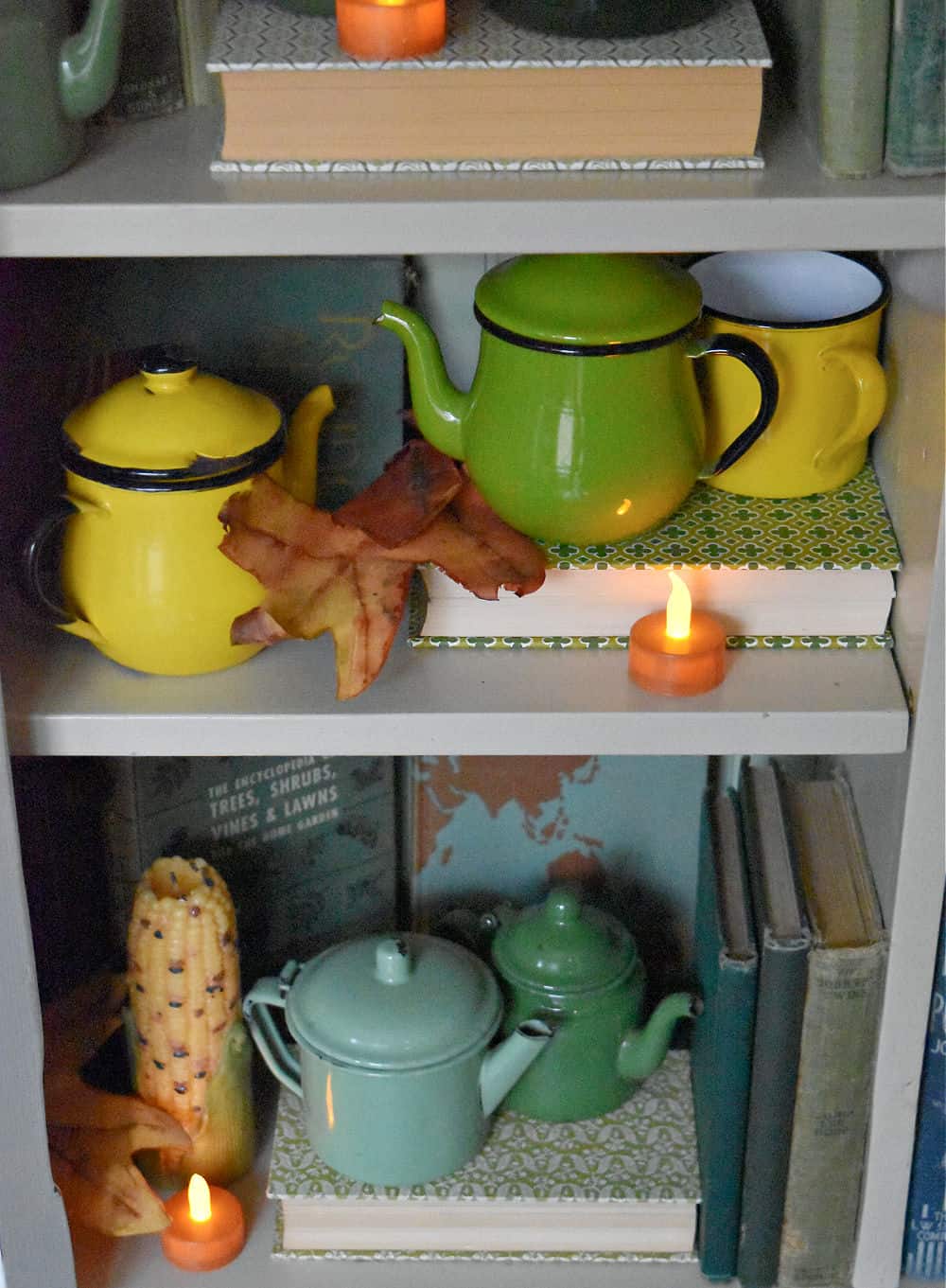 Cute and Cozy Halloween Decorated Kitchen with Vintage Style - Lora ...