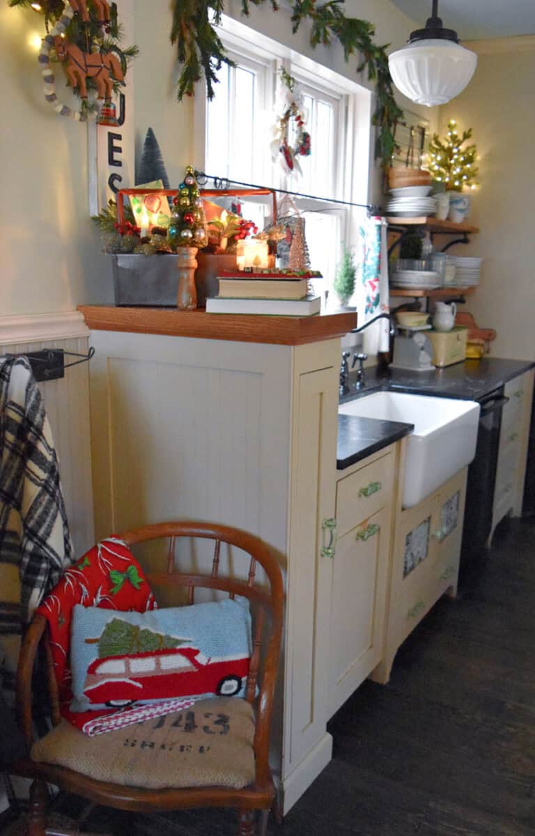 Retro Nostalgic Christmas Kitchen - Lora Bloomquist~Create & Ponder