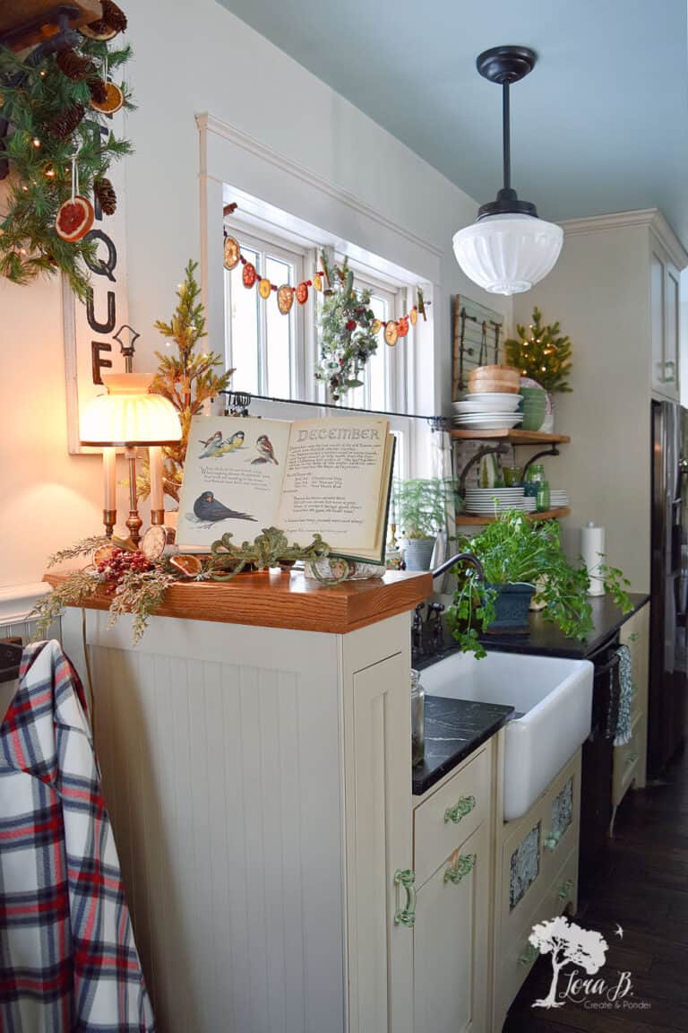 Vintage Inspired Christmas Home Tour with Traditional Style - Lora ...