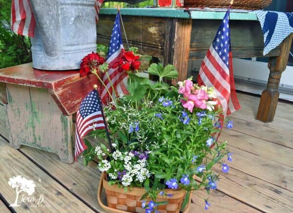 25 Best Patriotic Decor & DIY Ideas with Vintage Repurposed Junk - Lora ...