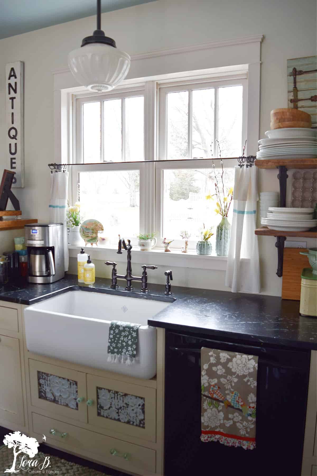 A Charming Spring Kitchen with Cottage Style - Lora Bloomquist~Create ...