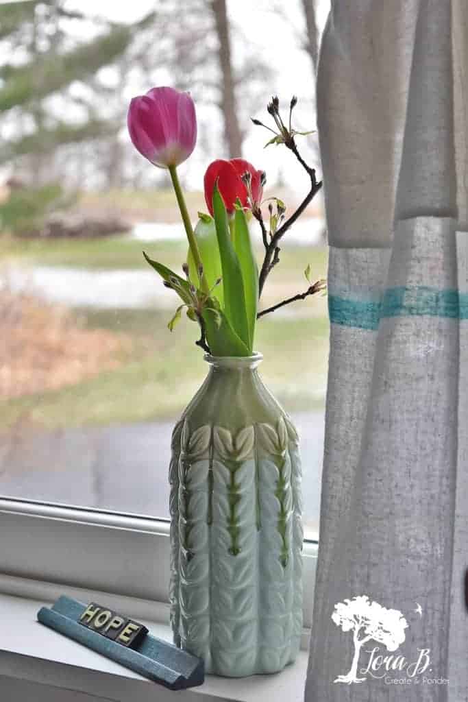 Vintage Farmhouse Spring Decor in the Kitchen - Lora Bloomquist~Create ...