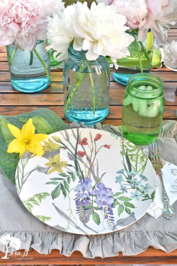 Casual Outdoor Summer Table Setting Ideas - Lora Bloomquist~Create & Ponder