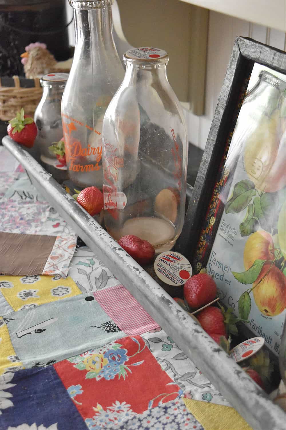 Nostalgic Summer Kitchen Decor with a Vintage Fruit Theme - Lora ...