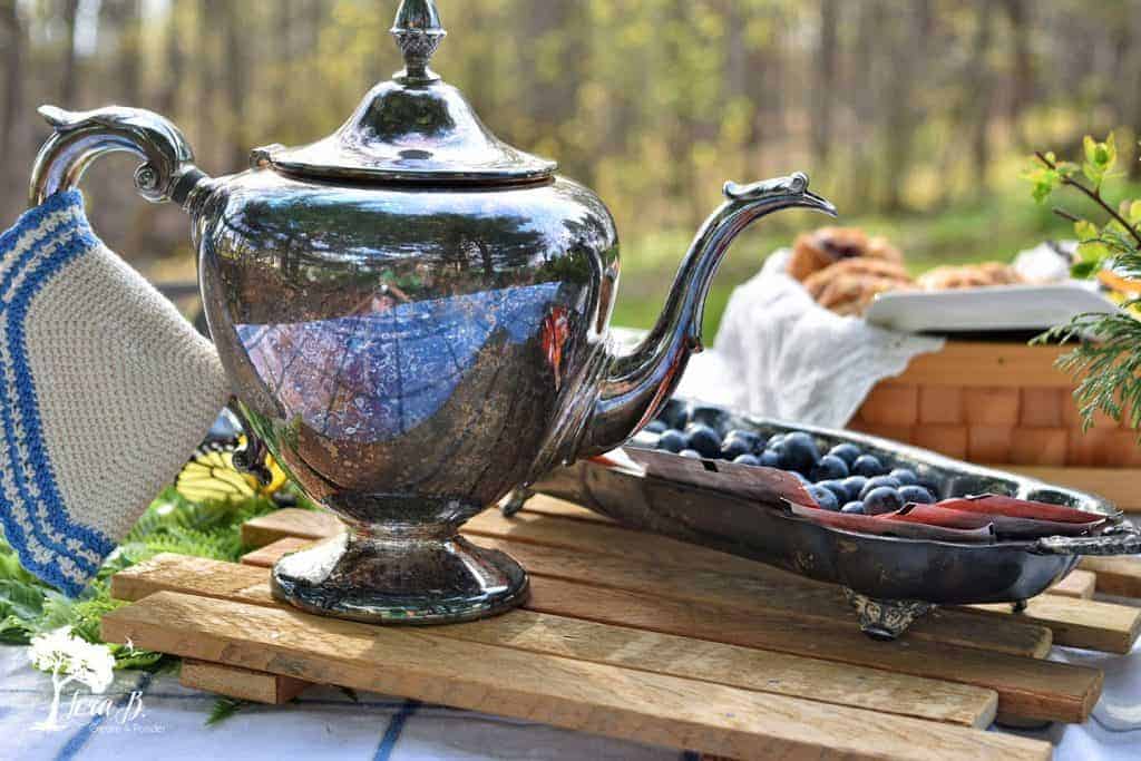 Blue and White Tea Party for Mom - Lora Bloomquist~Create & Ponder